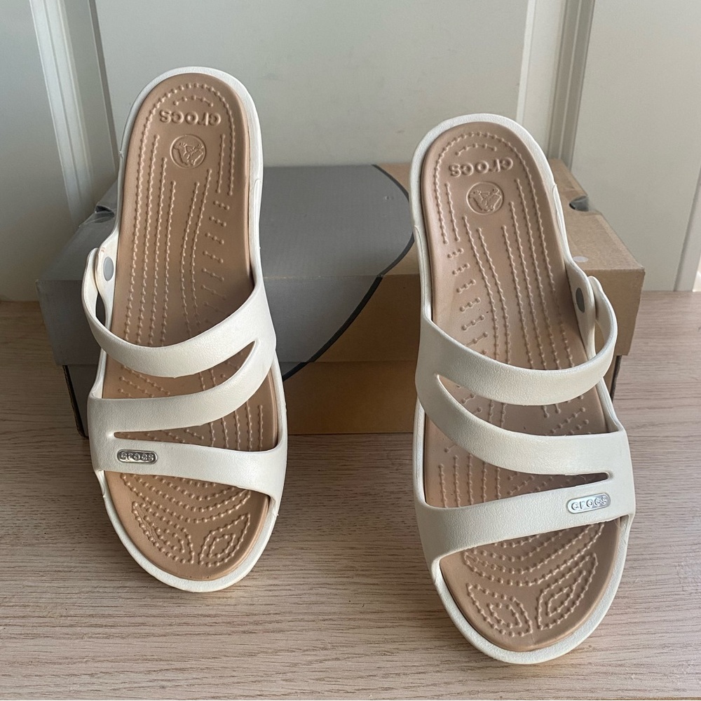 Crocs Wedge Sandals - Women 9 - Gem